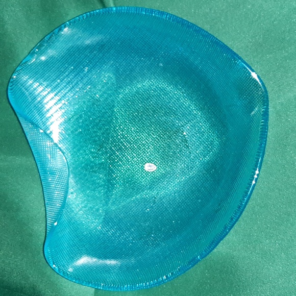 UCAG Co. | Accents | Ucag Co Retro Blue Glass Leaf Bowlvintage | Poshmark